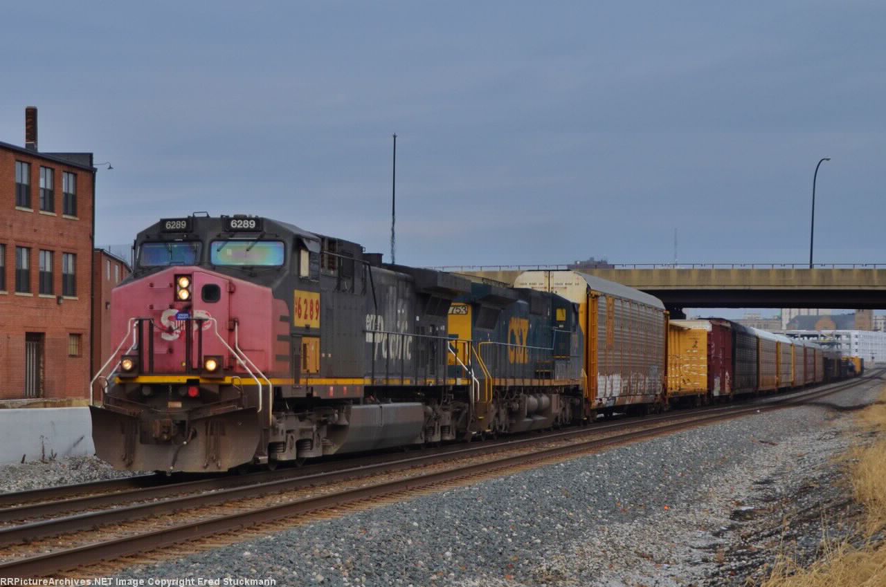 UP 6289 has a very short train today.